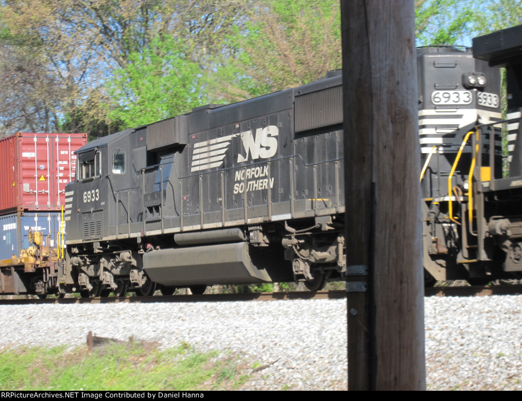 NS 6933